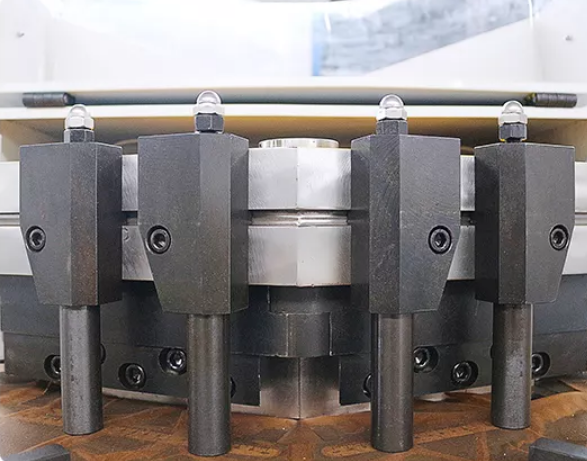 Hydraulic Sheet Metal Notcher Variable Angle Notcher Machine 40-135 Degree